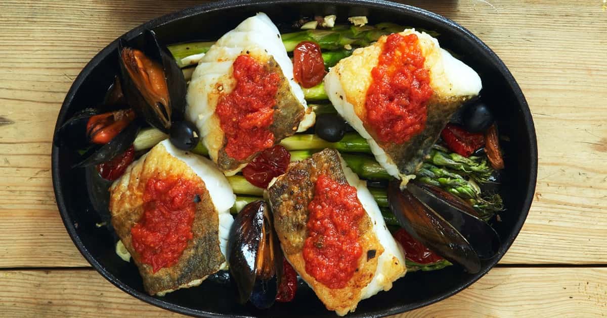 Oppskrift på spansk torskerett med tomat og blåskjell – sunn og ...