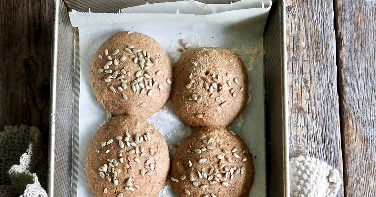 Oppskrift på eltefrie grove rundstykker – sunn og smakfull rett - Sunne ...